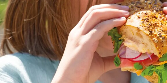 OBLOŽENÝ SENDVIČ se šunkou od kosti | Albert